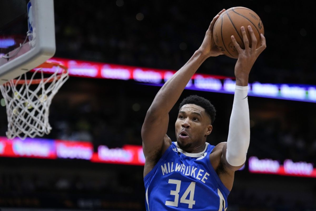 Ο Γιάννης κάρφωσε τους Μπακς στην κορυφή του NBA!!!